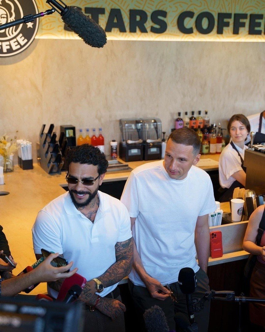 Тимати показал фото с открытия первой точки Stars Coffee в Москве - CQ